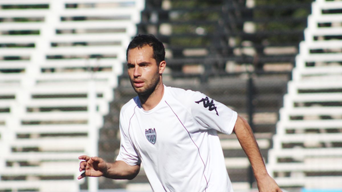 Alecha, de entrada para enfrentar a la CAI