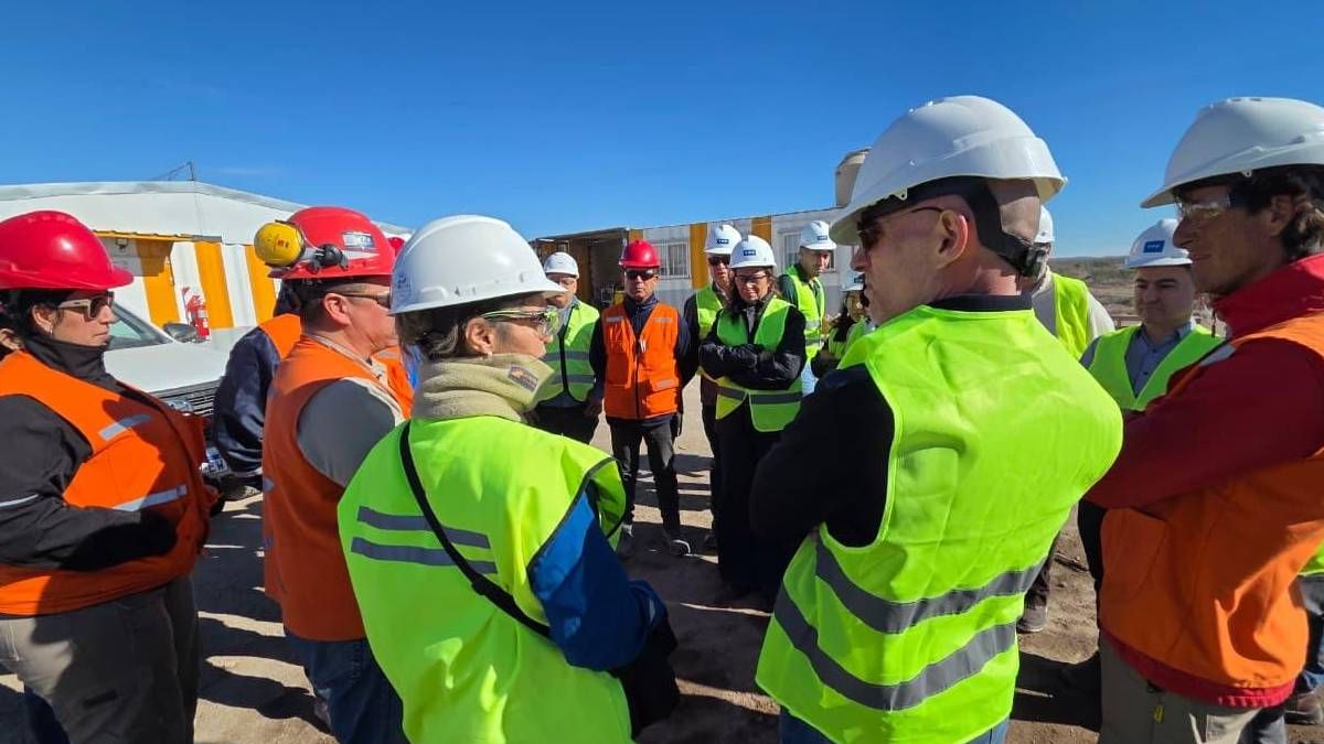 Avanza la construcción de la terminal petrolera del VMOS en Punta Colorada