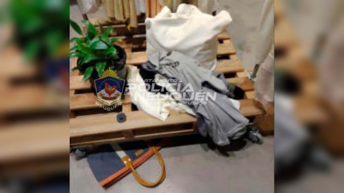 Atraparon a una mechera robando $18 mil en ropa Atraparon a una mechera robando $18 mil en ropa