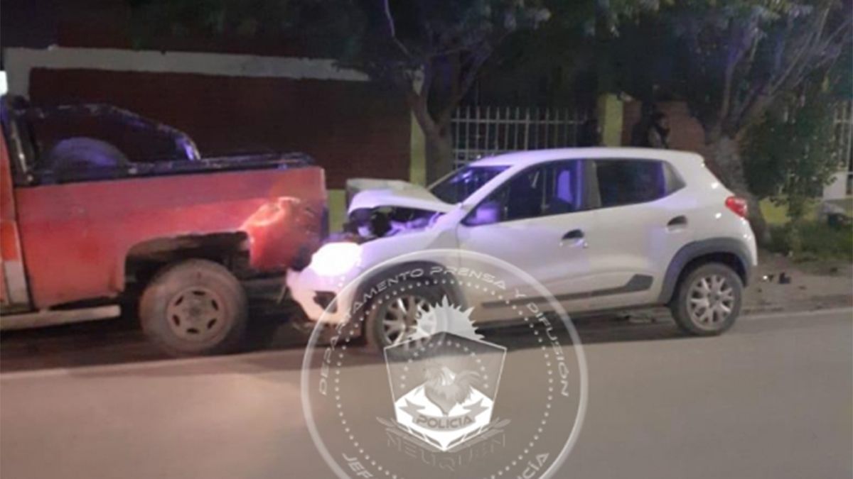 Alcoholizada Y Con Su Hijo A Bordo Chocó Un Cesto De Basura Y Una