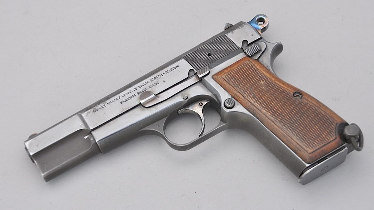 Andaba armado con una 9 mm y dijo que era por seguridad: va preso