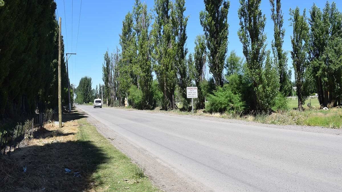 La ley del más fuerte: la falta de un semáforo fundamental en un cruce ...