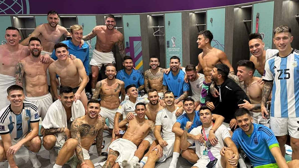 Así festejaron los jugadores en el vestuario el pase a la final del Mundial