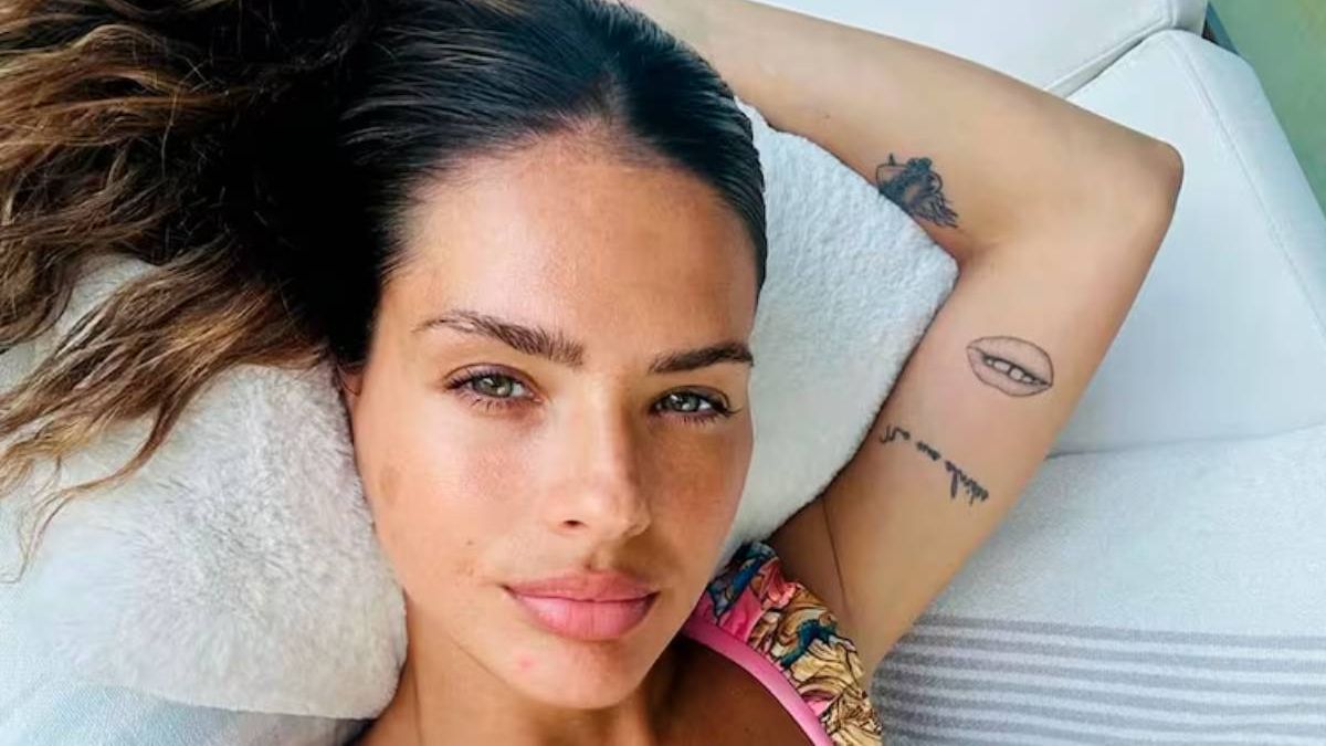 La China Suárez marca tendencia con este peinado semi recogido super a la moda