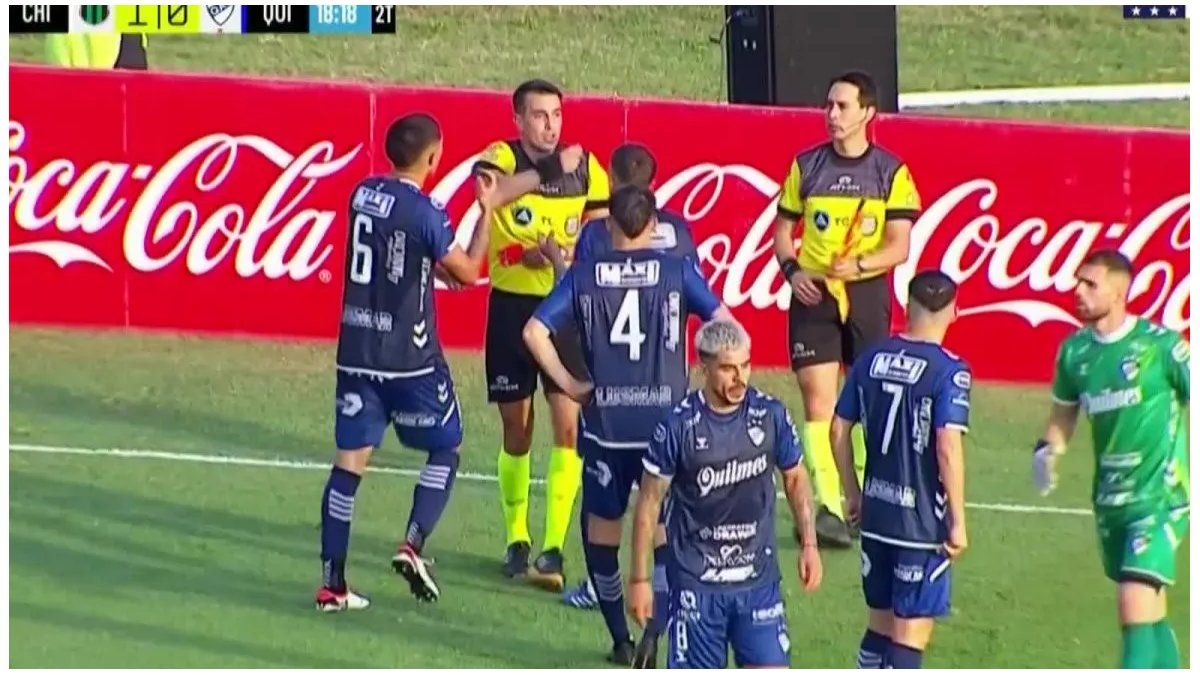Tres expulsiones y escándalo: así se vivió el duelo entre Chicago y Quilmes