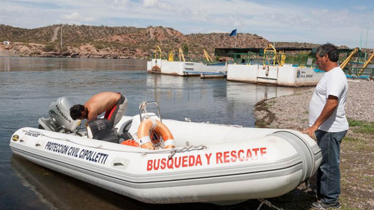 Sin balsa, hubo quejas porque se paró la lancha