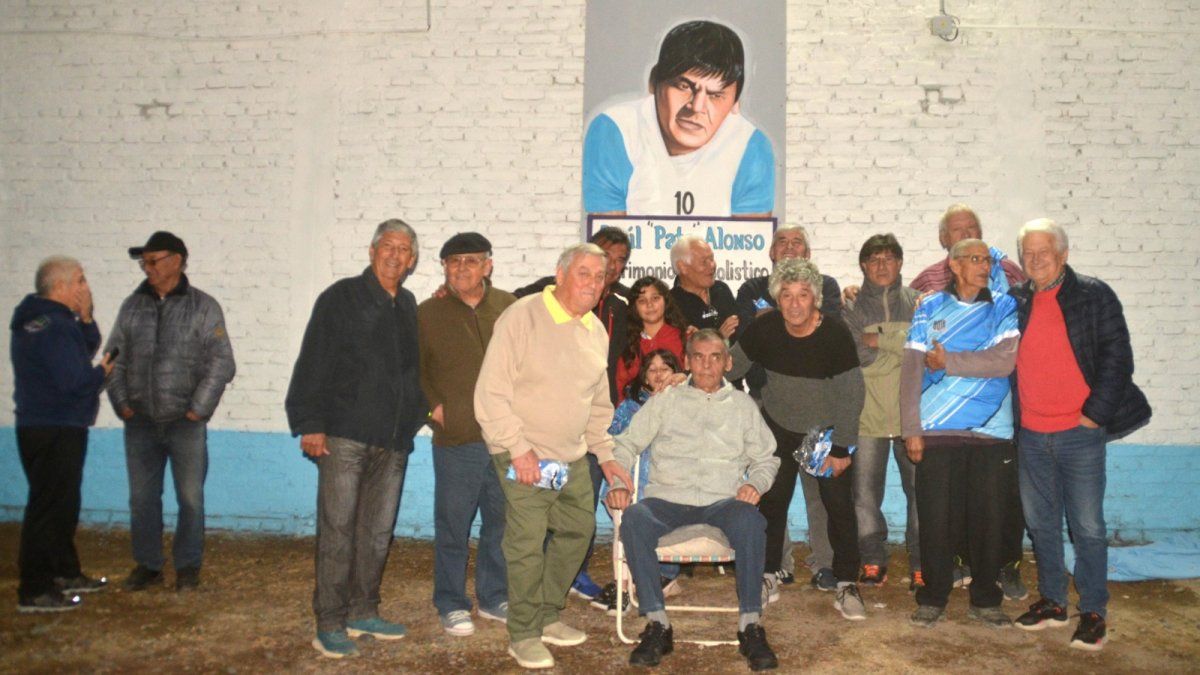 El emotivo homenaje en vida al Pato Alonso, una leyenda de San Martín
