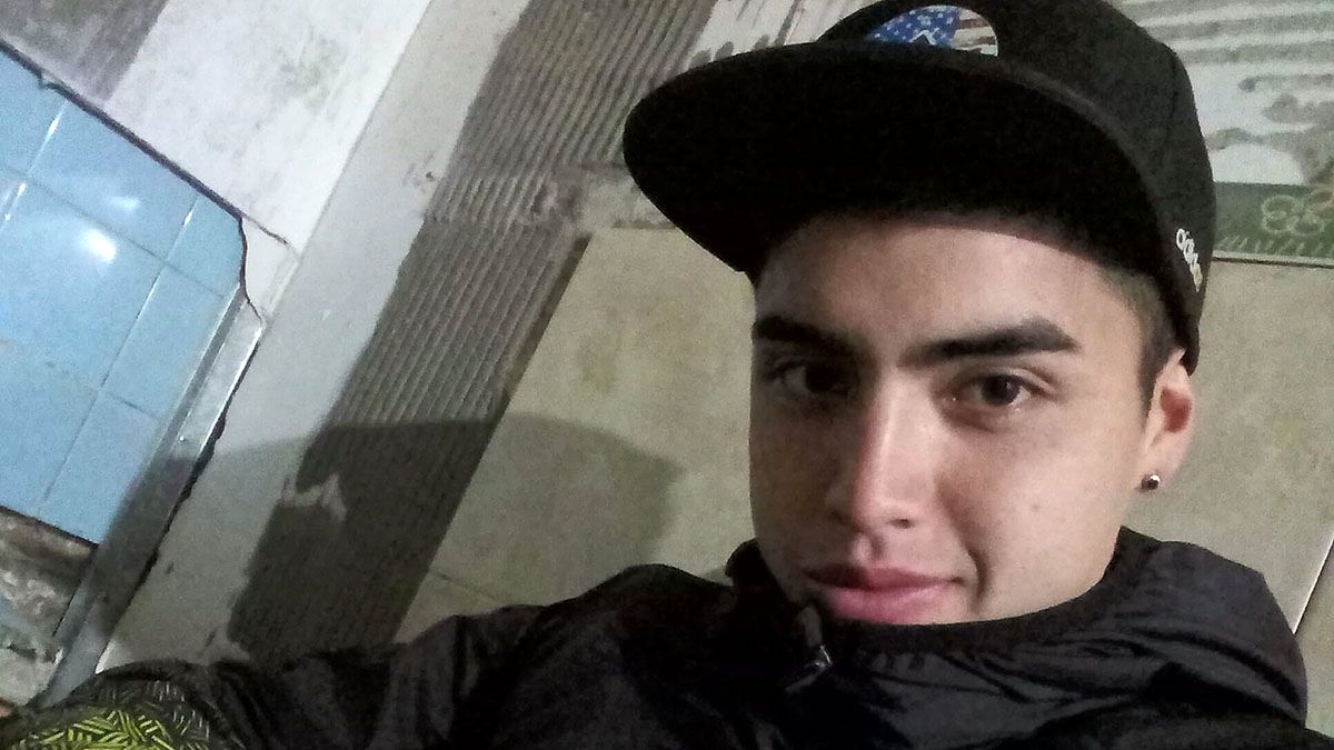 El joven baleado por un policía en la plaza San Martín volvió a su casa
