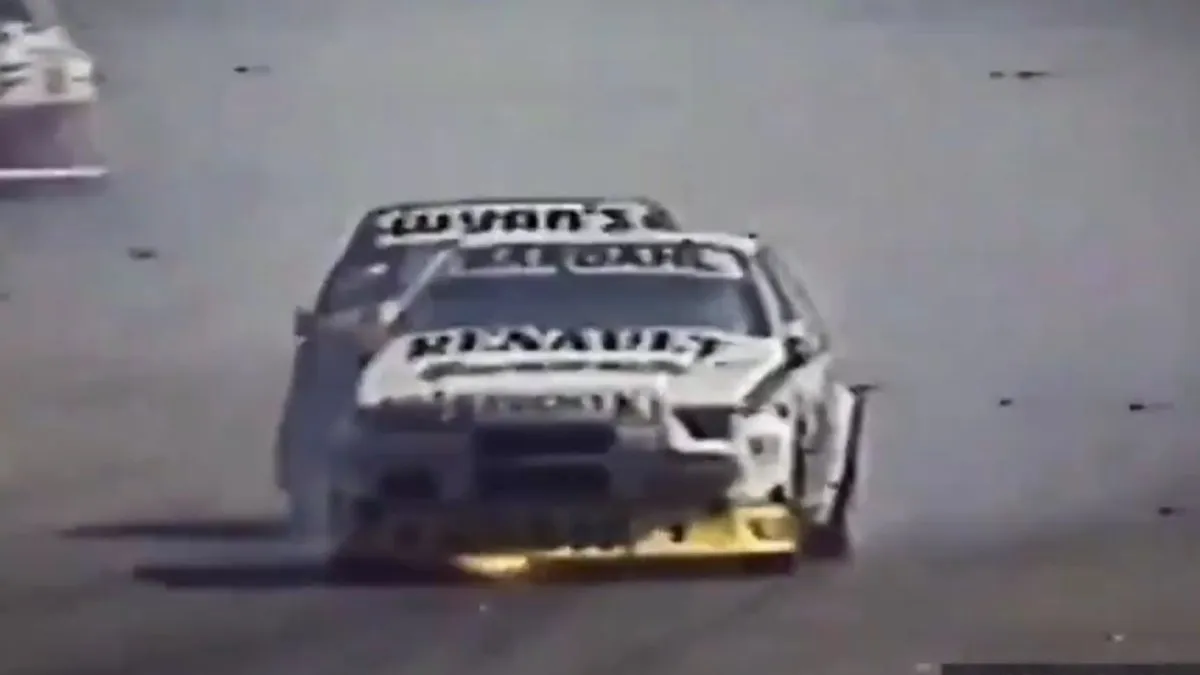 Video: El día que el Flaco Traverso ganó en Roca con su auto prendido fuego