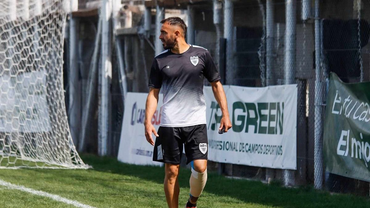 Leandro Wagner seguirá en Cipolletti, que se fortalece en defensa