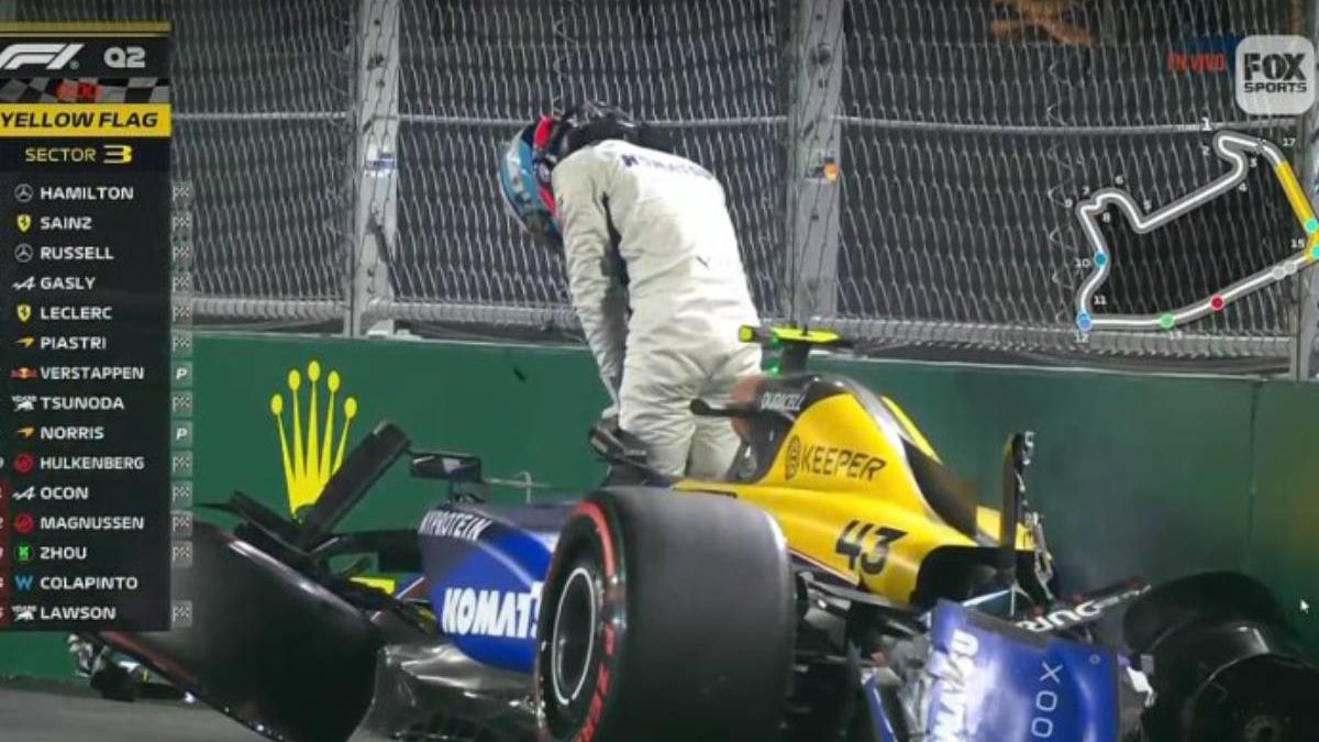 Llorando: el gesto de Colapinto tras chocar y ver su auto destrozado en ...