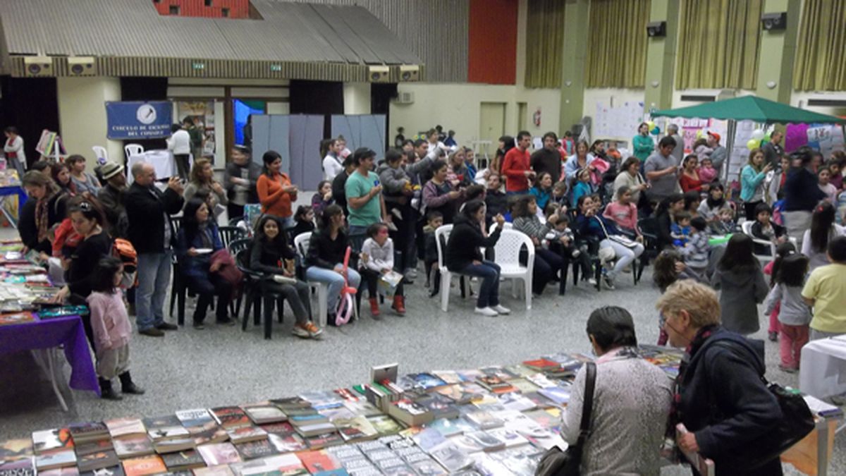 Actividades del Círculo de Escritores del Comahue en Catriel