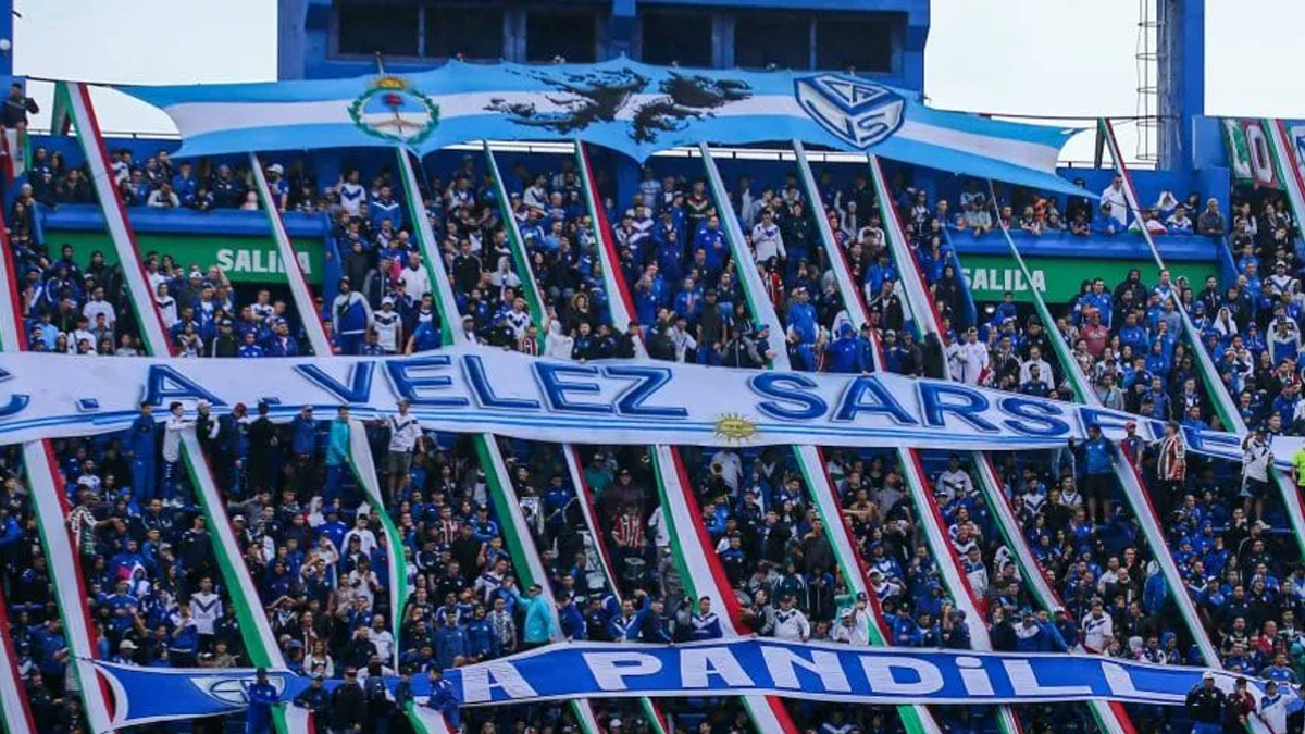 Vélez en llamas: agredieron a los jugadores y renunció el presidente