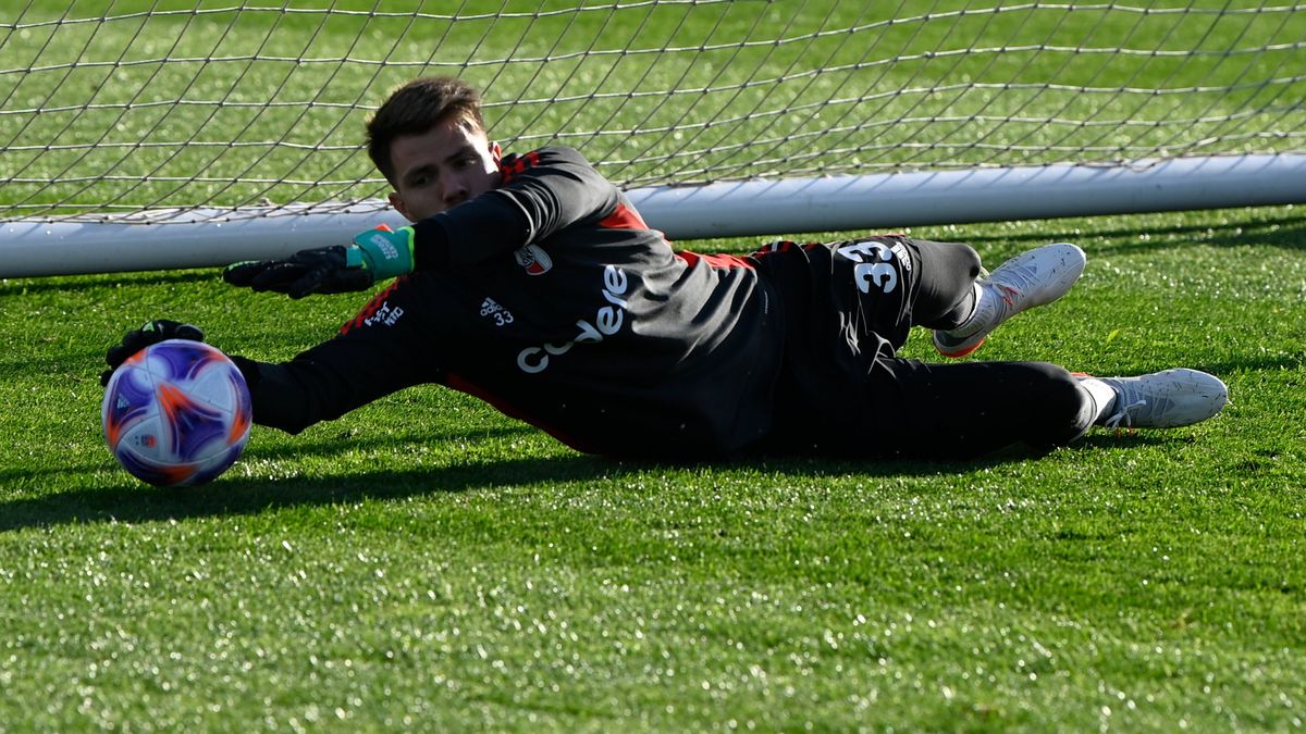 Centurión, listo para atajar en River frente a Talleres