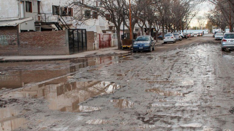 En distintos barrios se quejan por el mal estado de las calles