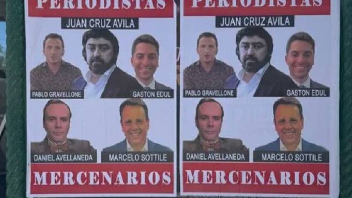 Cómo son y qué dicen los carteles que aparecieron contra los periodistas de ESPN en Buenos Aires