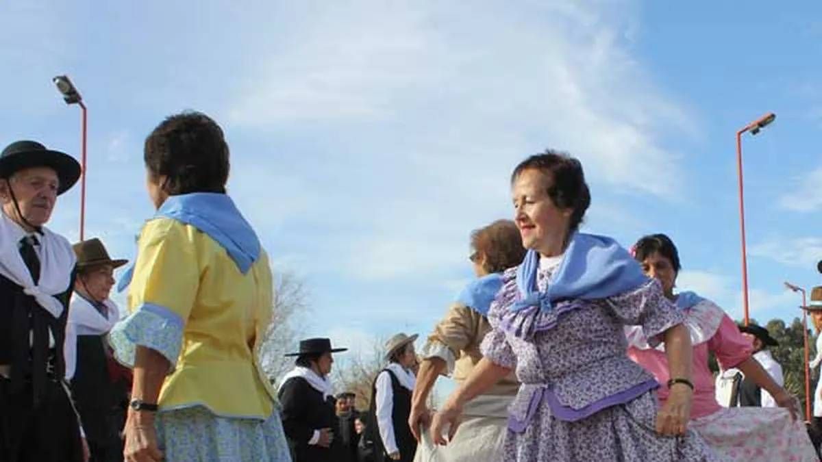Se viene el Gran Pericón Nacional con más de 80 parejas en Fernández Oro