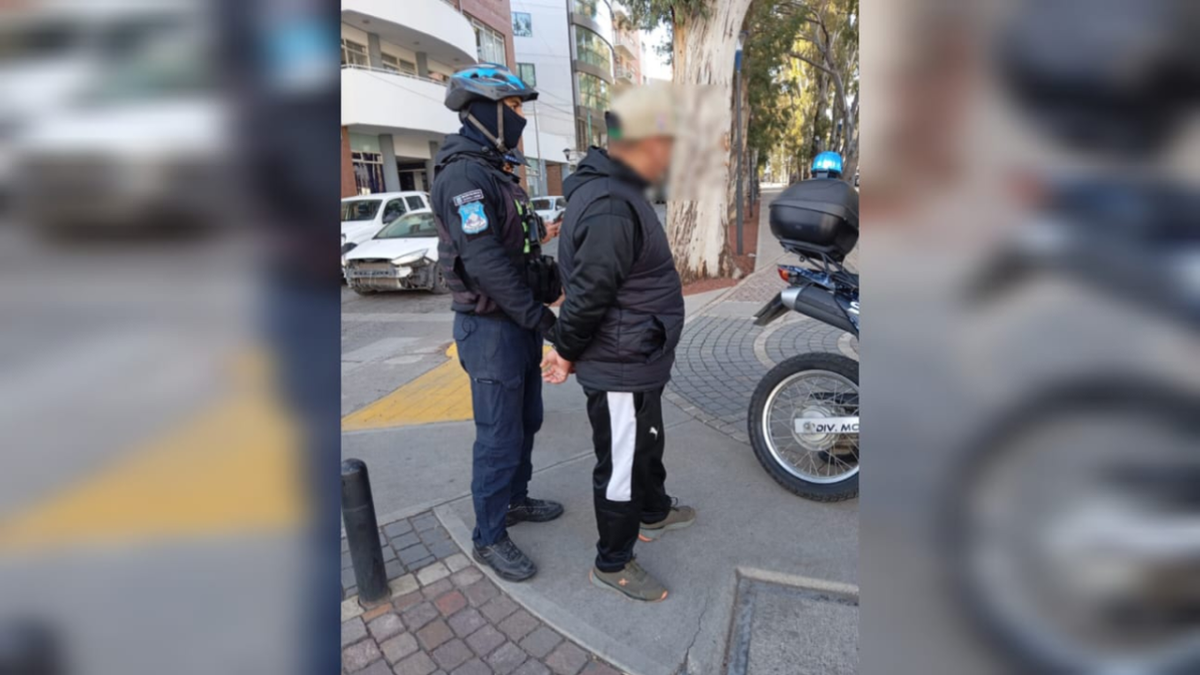 Era buscado por la Justicia rionegrina y paseaba por Neuquén